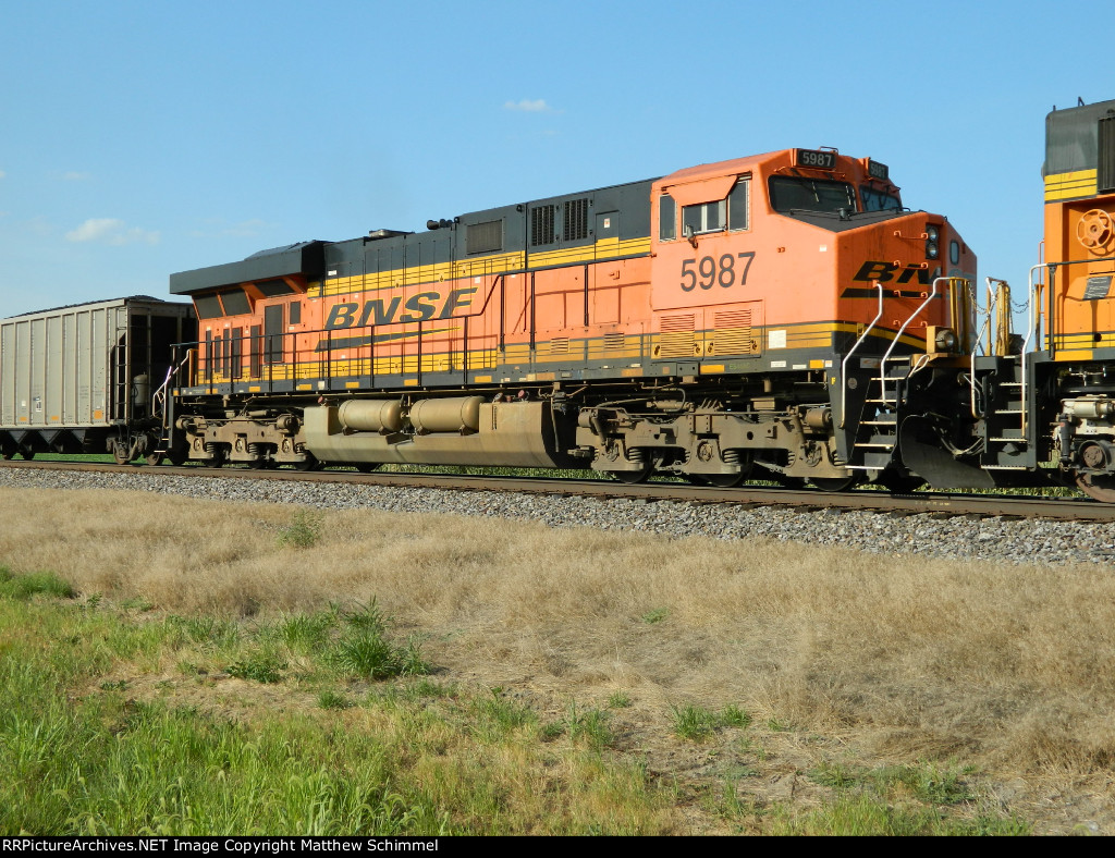 BNSF 5987